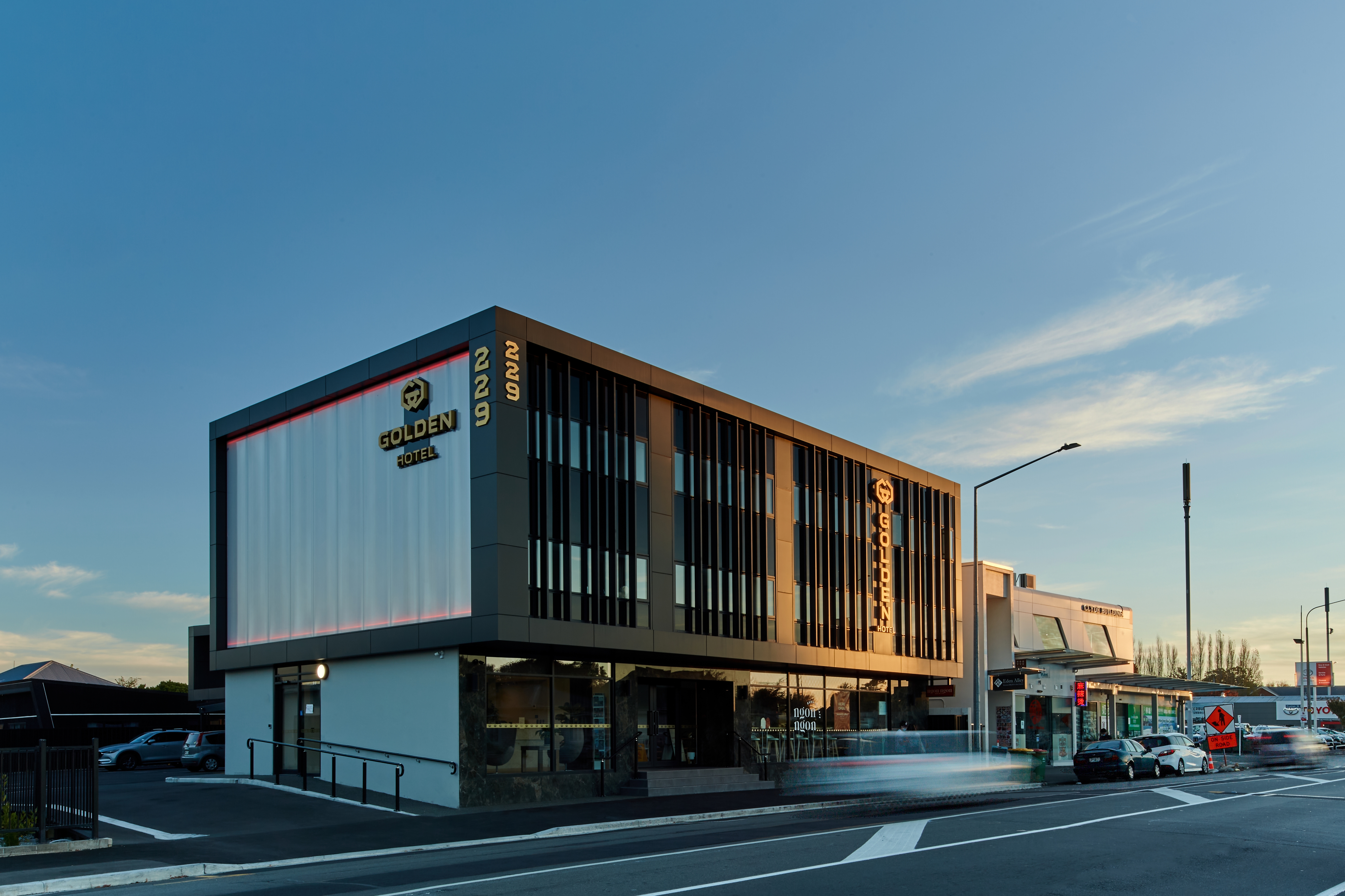 Golden Hotel - Commercial Builders - Corcon